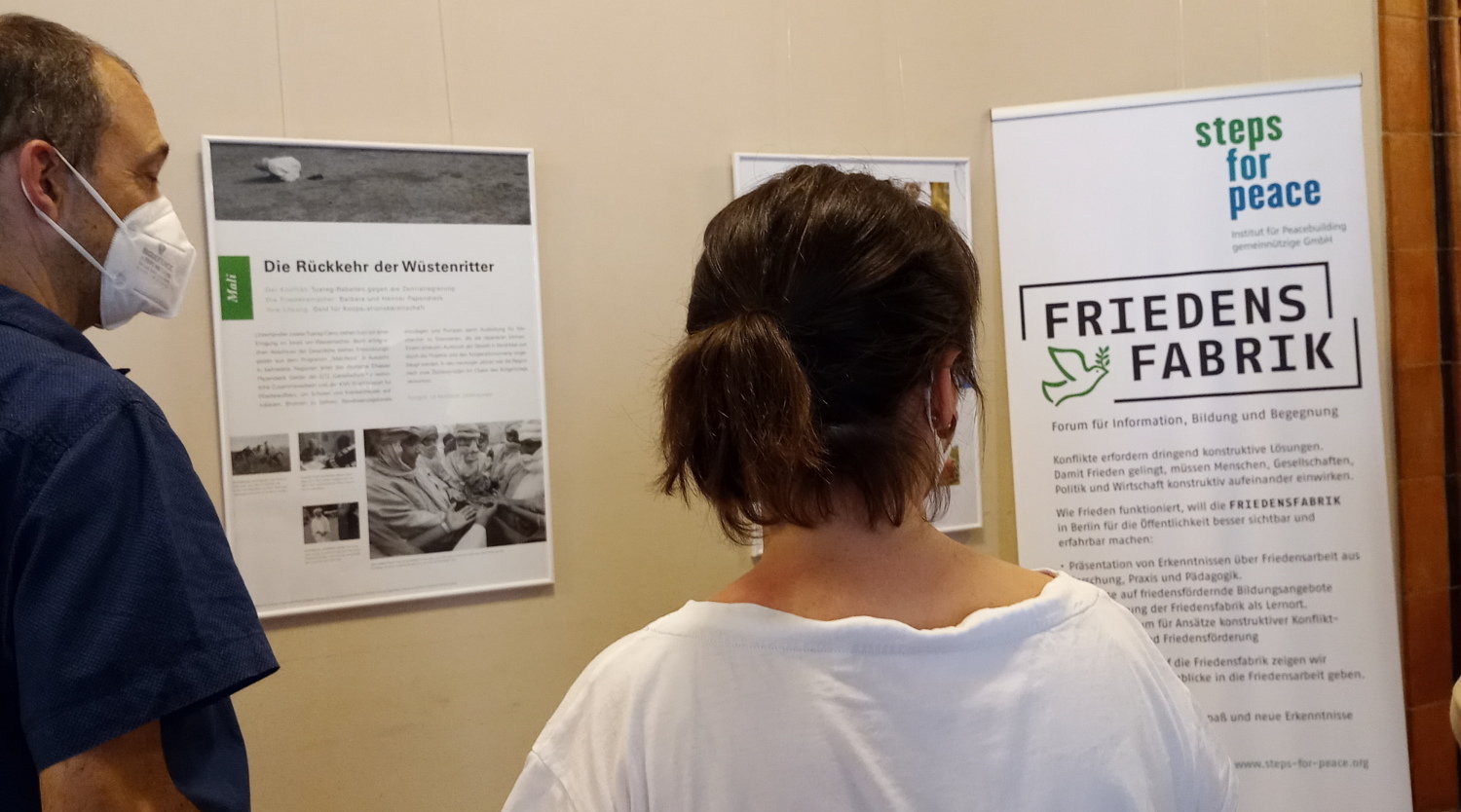 Ausstellung "Peace Counts" im Rathaus Schöneberg - Berlin.de