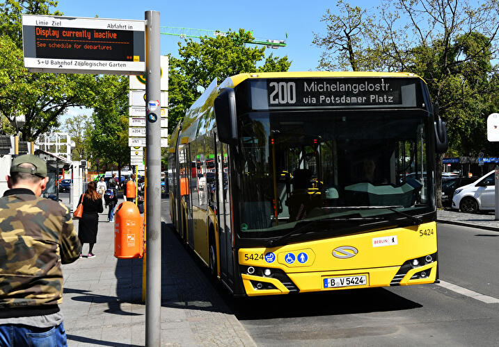 Explore Berlin On The 200 Bus Berlin de