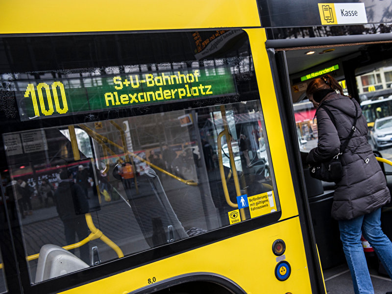 Berlin Mit Dem 100er Bus Berlin de